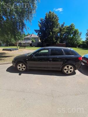 Black Audi A3 2007 in Daugavpils, with an engine capacity of 1.60 L and mileage of 318 thousand km for 2300 €, photo 5 on AUTOMOTO.COM.LV
