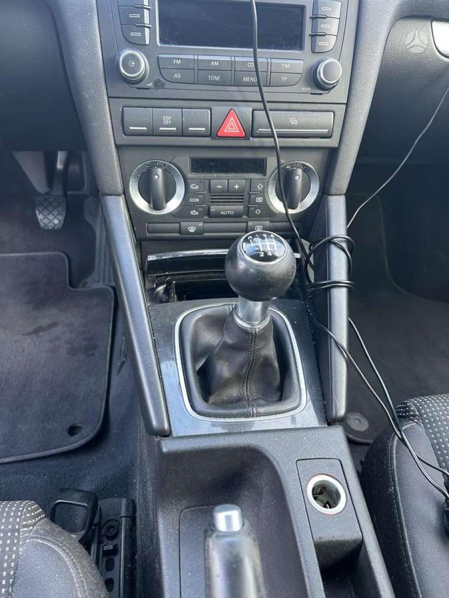 Black Audi A3 2007 in Kaunas, with an engine capacity of 1.80 L and mileage of 197 thousand km for 2500 €, photo 13 on AUTOMOTO.COM.LV