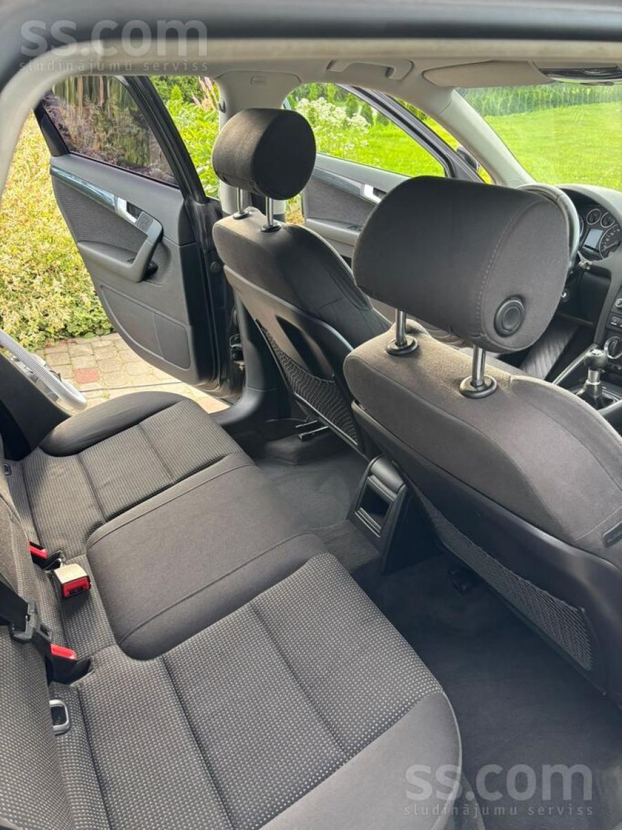 Black Audi A3 2007 in Limbazi, with an engine capacity of 2.00 L and mileage of 354 thousand km for 4200 €, photo 12 on AUTOMOTO.COM.LV