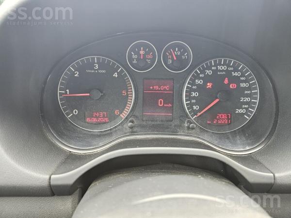 Black Audi A3 2008 in Riga, with an engine capacity of 2.00 L and mileage of 212 thousand km for 1900 €, photo 2 on AUTOMOTO.COM.LV