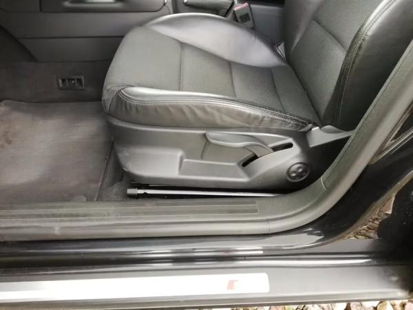 Black Audi A3 2008 in Saldus, with an engine capacity of 2.00 L and mileage of 260 thousand km for 5900 €, photo 8 on AUTOMOTO.COM.LV