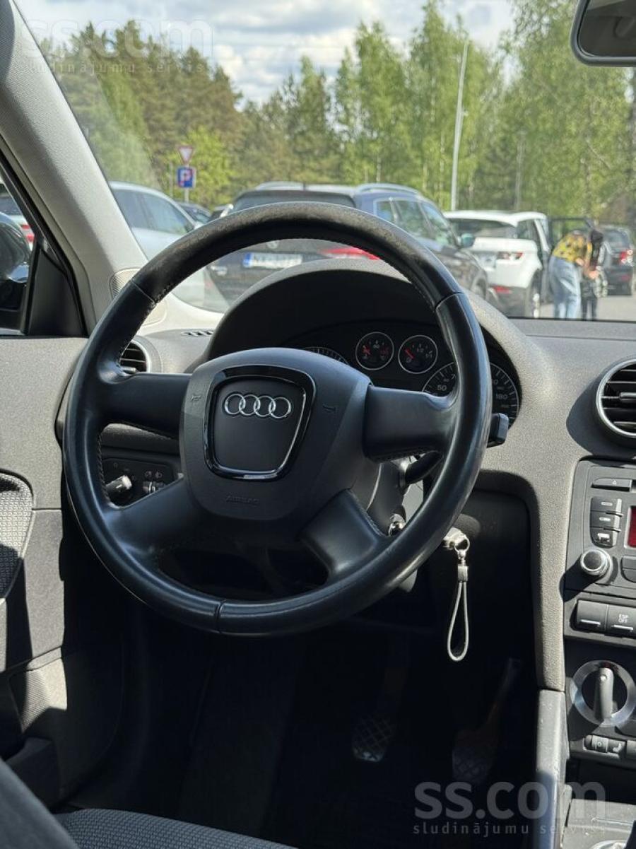 Melns Audi A3 2008 Rīga, ar dzinēja tilpumu 1.80 L un nobraukumu 290 tūkst. km par 2950 €, foto 9 vietnē AUTOMOTO.COM.LV