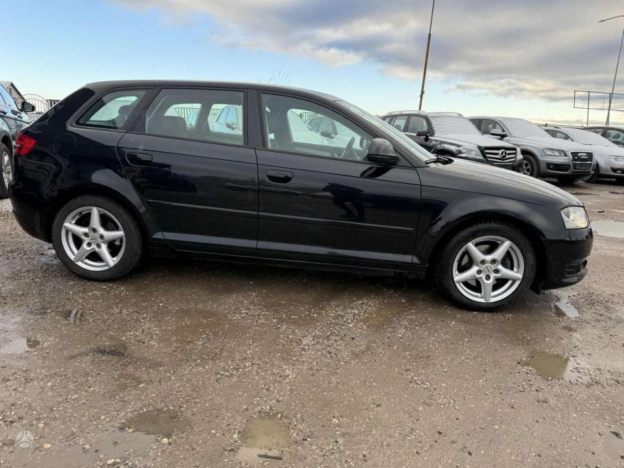 Black Audi A3 2009 in Jurbarkas, with an engine capacity of 1.97 L and mileage of 294 thousand km for 3999 €, photo 5 on AUTOMOTO.COM.LV