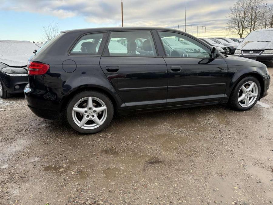 Black Audi A3 2009 in Jurbarkas, with an engine capacity of 1.97 L and mileage of 294 thousand km for 3999 €, photo 8 on AUTOMOTO.COM.LV