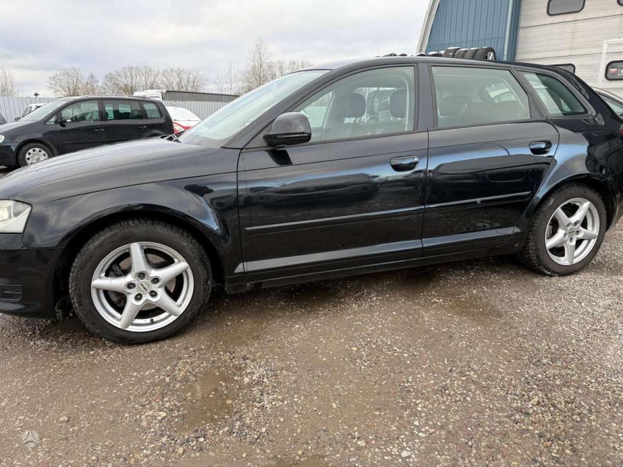 Black Audi A3 2009 in Jurbarkas, with an engine capacity of 1.97 L and mileage of 294 thousand km for 3999 €, photo 13 on AUTOMOTO.COM.LV