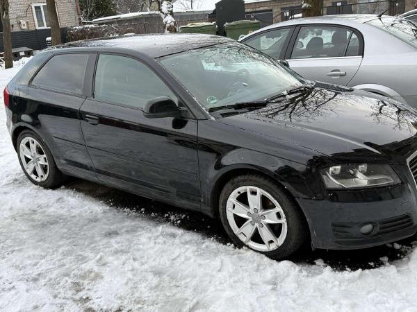 Black Audi A3 2009 in Kaunas, with an engine capacity of 1.39 L and mileage of 322 thousand km for 1800 €, photo 1 on AUTOMOTO.COM.LV