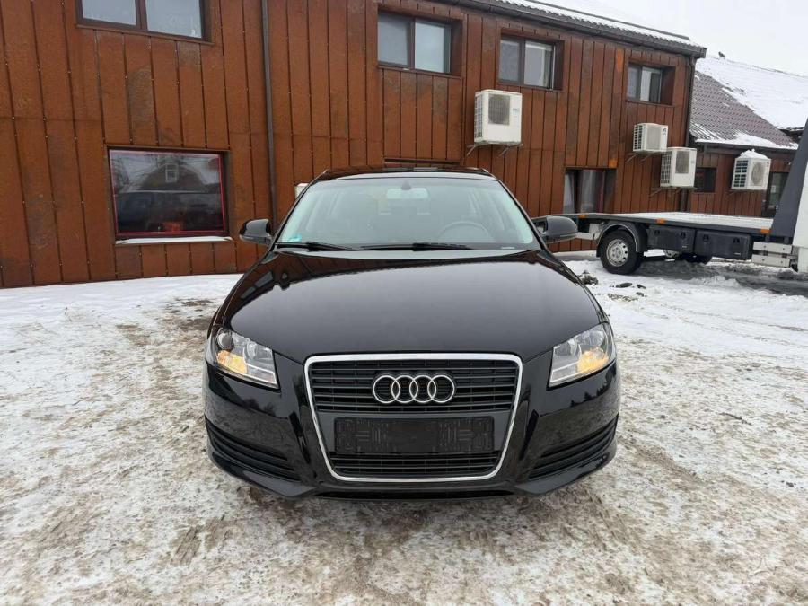 Black Audi A3 2009 in Marijampole, with an engine capacity of 1.39 L and mileage of 200 thousand km for 5000 €, photo 2 on AUTOMOTO.COM.LV