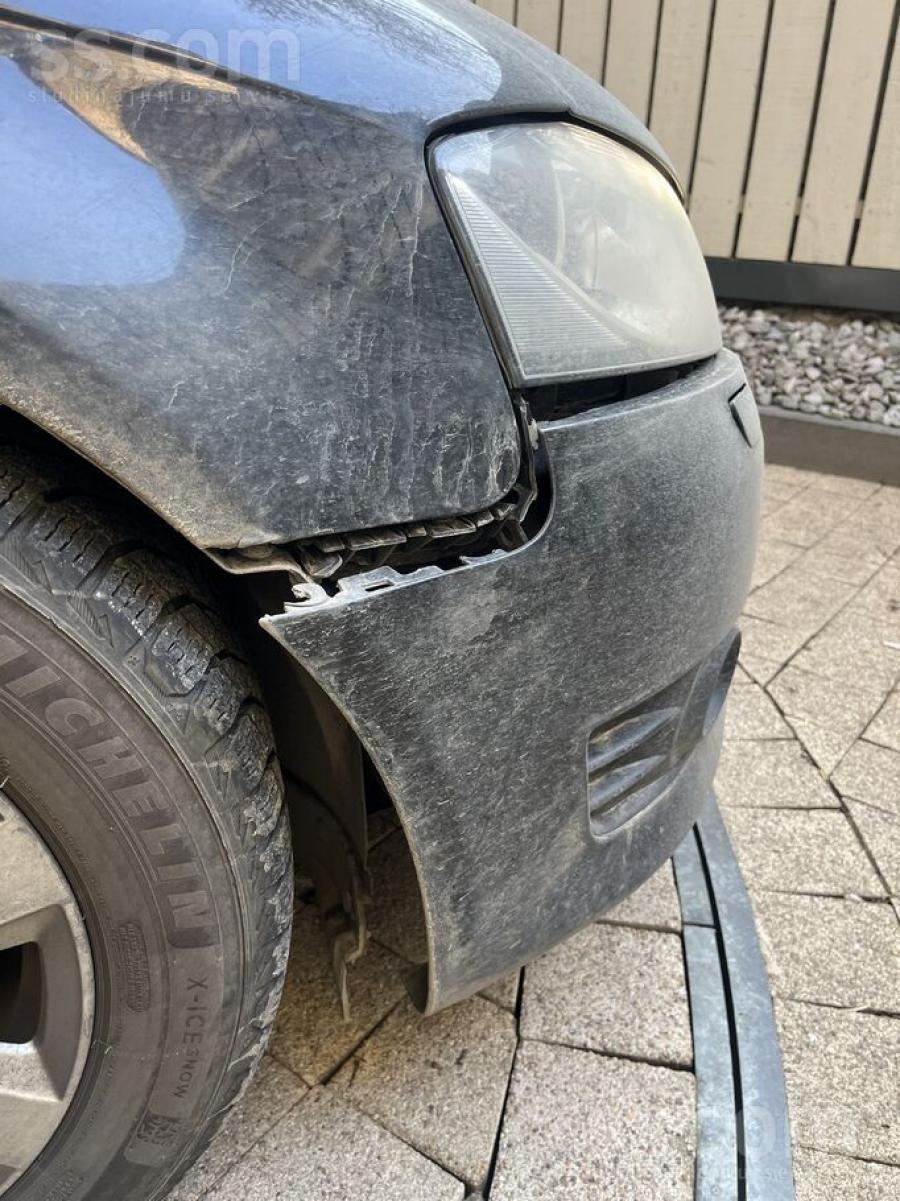 Black Audi A3 2009 in Riga, with an engine capacity of 2.00 L and mileage of 326 thousand km for 2500 €, photo 9 on AUTOMOTO.COM.LV