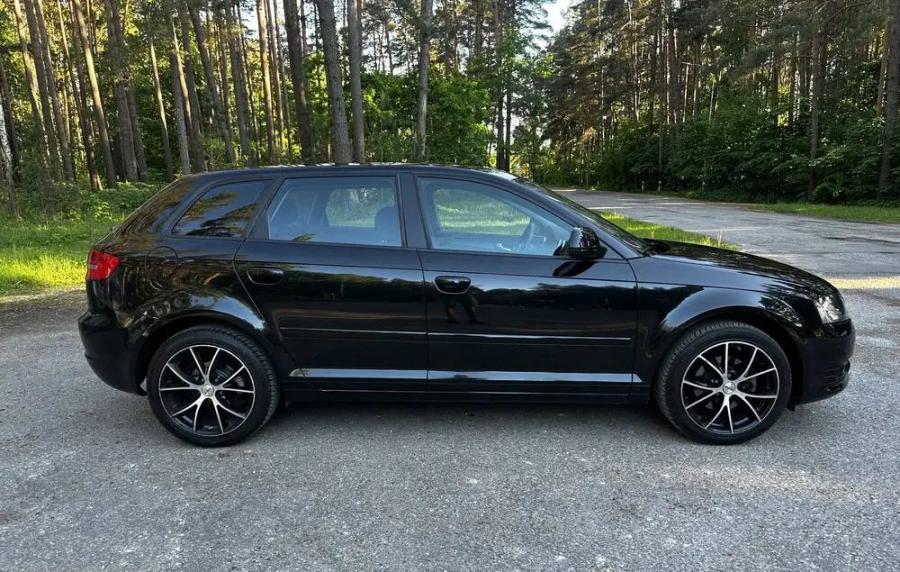 Black Audi A3 2009 in Jurmala, with an engine capacity of 1.40 L and mileage of 151 thousand km for 4999 €, photo 9 on AUTOMOTO.COM.LV