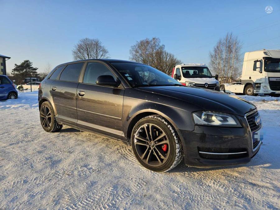 Black Audi A3 2010 in Taurage, with an engine capacity of 1.60 L and mileage of 262 thousand km for 3900 €, photo 1 on AUTOMOTO.COM.LV