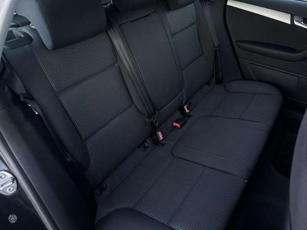 Black Audi A3 2010 in Utena, with an engine capacity of 1.60 L and mileage of 307 thousand km for 4550 €, photo 11 on AUTOMOTO.COM.LV