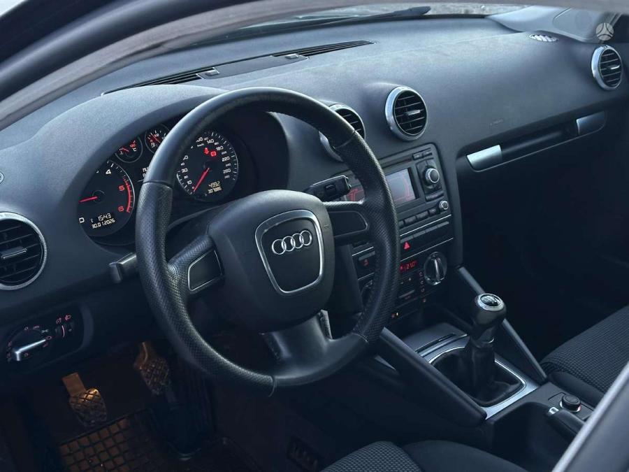 Black Audi A3 2010 in Utena, with an engine capacity of 1.60 L and mileage of 307 thousand km for 4550 €, photo 15 on AUTOMOTO.COM.LV