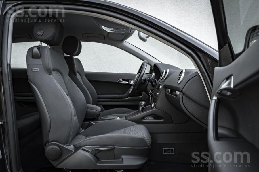 Black Audi A3 2010 in Riga, with an engine capacity of 2.00 L and mileage of 287 thousand km for 4550 €, photo 11 on AUTOMOTO.COM.LV