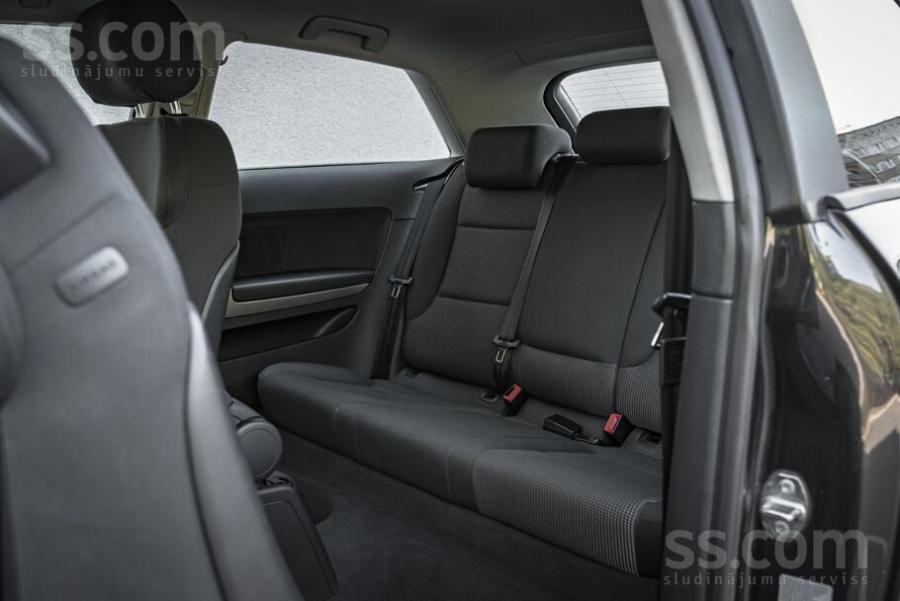 Black Audi A3 2010 in Riga, with an engine capacity of 2.00 L and mileage of 287 thousand km for 4550 €, photo 12 on AUTOMOTO.COM.LV