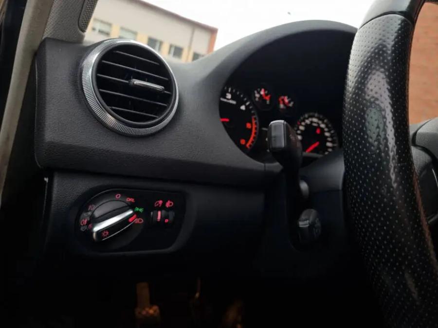 Melns Audi A3 2010 Jēkabpils, ar dzinēja tilpumu 1.60 L un nobraukumu 237 tūkst. km par 5950 €, foto 27 vietnē AUTOMOTO.COM.LV