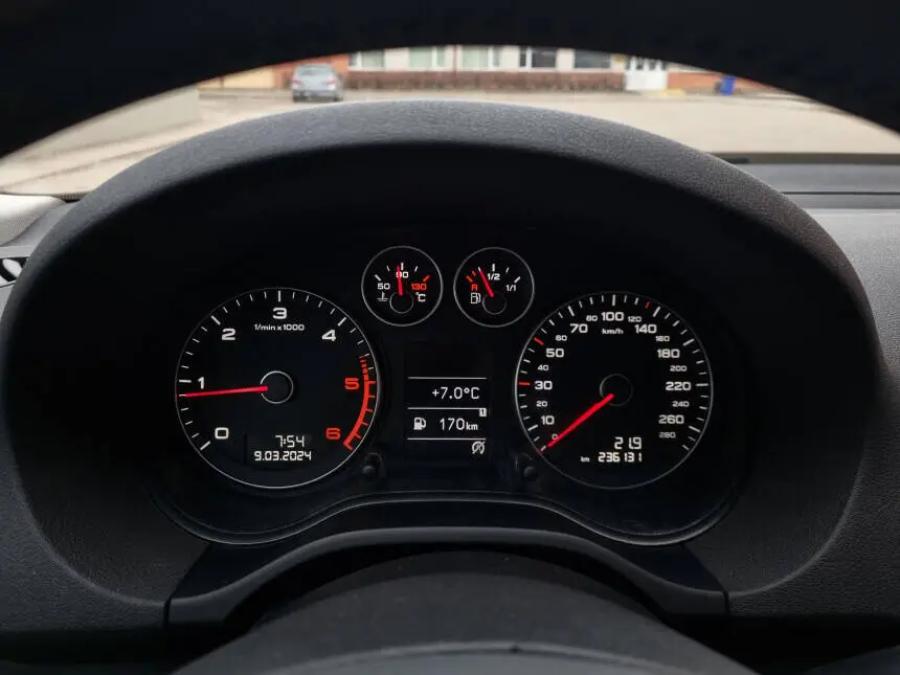 Melns Audi A3 2010 Jēkabpils, ar dzinēja tilpumu 1.60 L un nobraukumu 237 tūkst. km par 5950 €, foto 28 vietnē AUTOMOTO.COM.LV