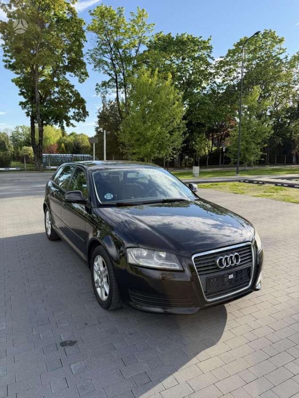 Black Audi A3 2010 in Kaunas, with an engine capacity of 2.00 L and mileage of 275 thousand km for 3550 €, photo 5 on AUTOMOTO.COM.LV