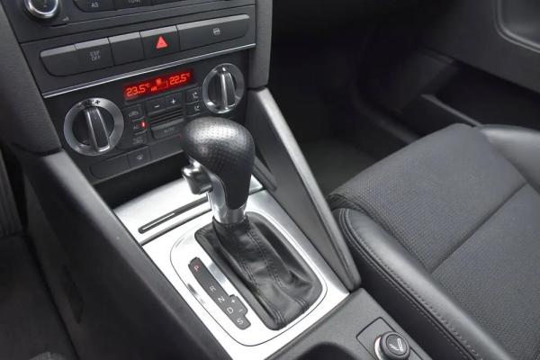 Black Audi A3 2010 in Marupe, with an engine capacity of 2.00 L and mileage of 191 thousand km for 4550 €, photo 8 on AUTOMOTO.COM.LV