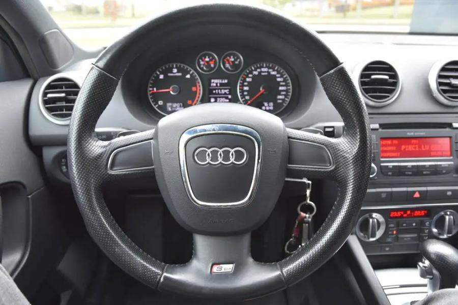 Black Audi A3 2010 in Marupe, with an engine capacity of 2.00 L and mileage of 191 thousand km for 4550 €, photo 10 on AUTOMOTO.COM.LV