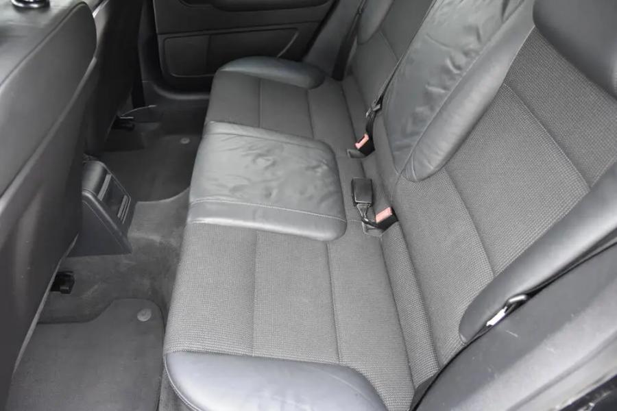 Black Audi A3 2010 in Marupe, with an engine capacity of 2.00 L and mileage of 191 thousand km for 4550 €, photo 12 on AUTOMOTO.COM.LV