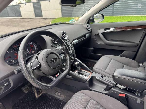 Black Audi A3 2010 in Kaunas, with an engine capacity of 1.60 L and mileage of 370 thousand km for 4700 €, photo 5 on AUTOMOTO.COM.LV