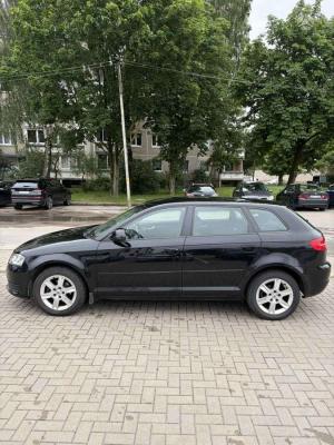 Black Audi A3 2010 in Kaunas, with an engine capacity of 1.60 L and mileage of 219 thousand km for 2400 €, photo 3 on AUTOMOTO.COM.LV