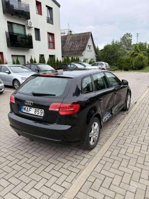 Black Audi A3 2010 in Kaunas, with an engine capacity of 1.60 L and mileage of 219 thousand km for 2400 €, photo 5 on AUTOMOTO.COM.LV