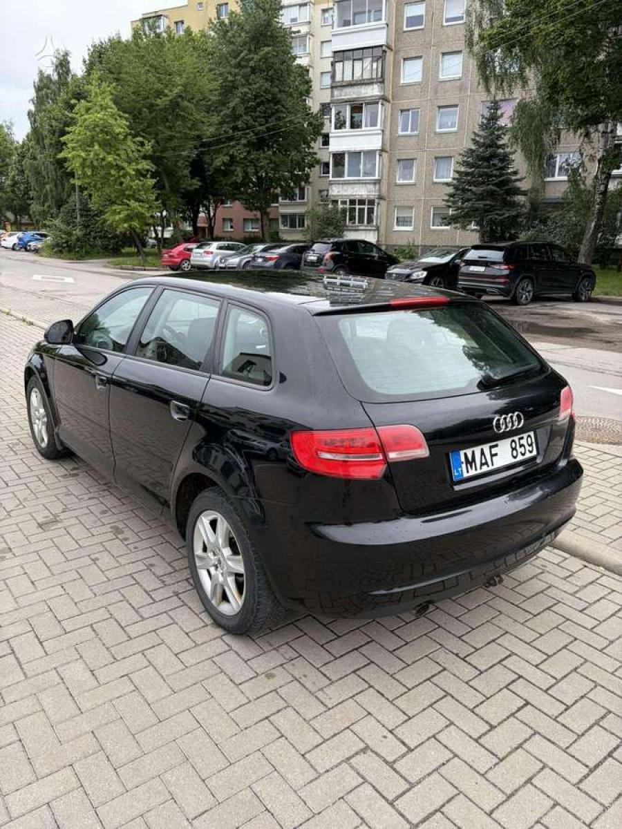 Black Audi A3 2010 in Kaunas, with an engine capacity of 1.60 L and mileage of 219 thousand km for 2400 €, photo 6 on AUTOMOTO.COM.LV