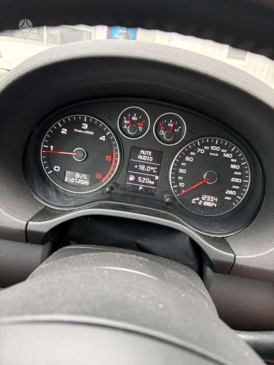 Black Audi A3 2010 in Kaunas, with an engine capacity of 1.60 L and mileage of 219 thousand km for 2400 €, photo 8 on AUTOMOTO.COM.LV