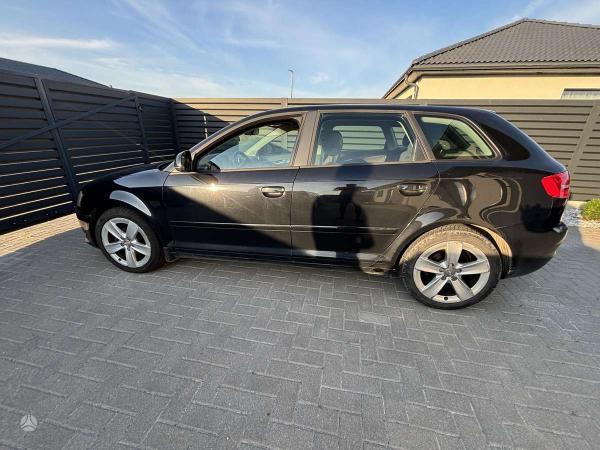 Black Audi A3 2010 in Kaunas, with an engine capacity of 1.60 L and mileage of 396 thousand km for 3700 €, photo 2 on AUTOMOTO.COM.LV