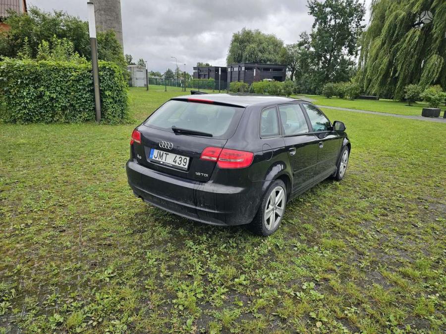 Melns Audi A3 2010 Kauņa, ar dzinēja tilpumu 1.60 L un nobraukumu 380 tūkst. km par 3500 €, foto 4 vietnē AUTOMOTO.COM.LV