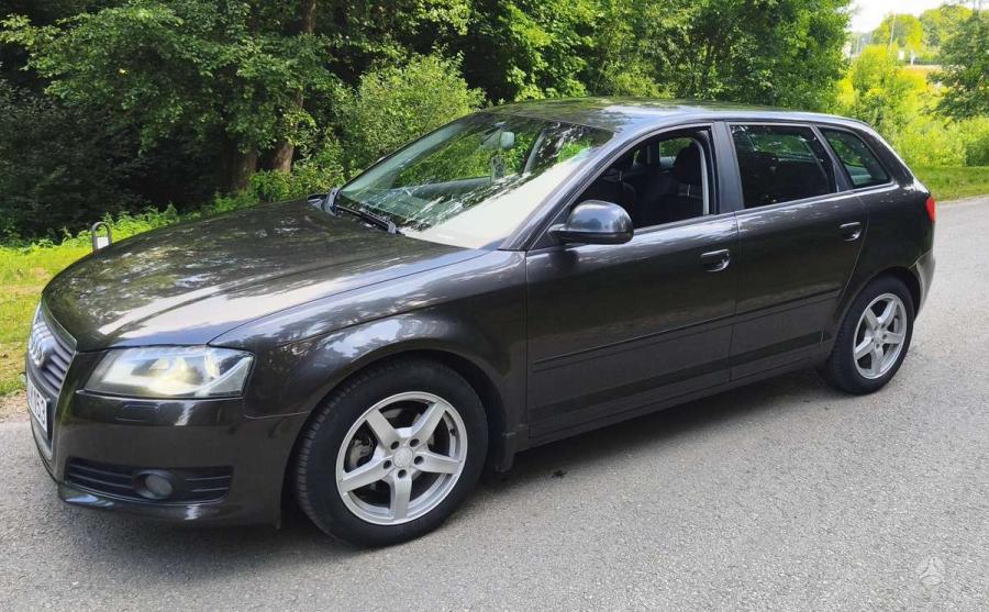 Black Audi A3 2010 in Taurage, with an engine capacity of 2.00 L and mileage of 257 thousand km for 4500 €, photo 4 on AUTOMOTO.COM.LV
