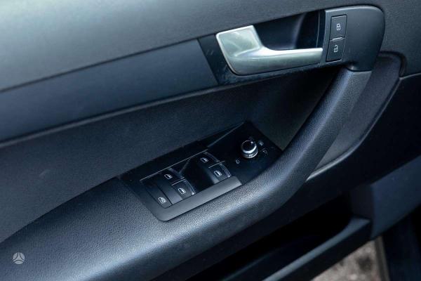 Melns Audi A3 2010 Vievis, ar dzinēja tilpumu 1.80 L un nobraukumu 219 tūkst. km par 1500 €, foto 7 vietnē AUTOMOTO.COM.LV