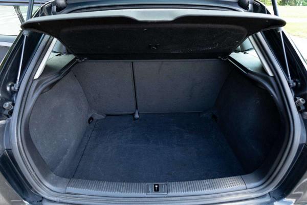 Melns Audi A3 2010 Vievis, ar dzinēja tilpumu 1.80 L un nobraukumu 219 tūkst. km par 1500 €, foto 8 vietnē AUTOMOTO.COM.LV