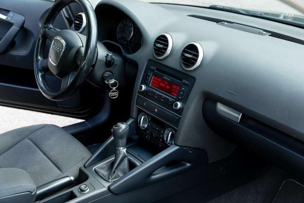 Melns Audi A3 2010 Vievis, ar dzinēja tilpumu 1.80 L un nobraukumu 219 tūkst. km par 1500 €, foto 9 vietnē AUTOMOTO.COM.LV