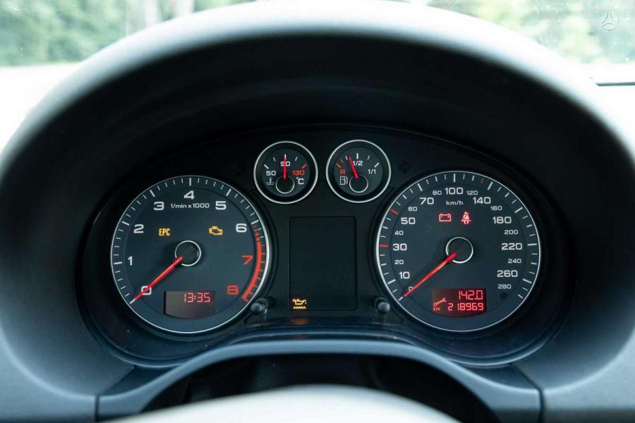 Melns Audi A3 2010 Vievis, ar dzinēja tilpumu 1.80 L un nobraukumu 219 tūkst. km par 1500 €, foto 12 vietnē AUTOMOTO.COM.LV