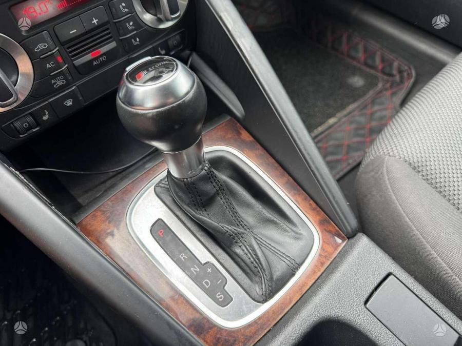 Black Audi A3 2010 in Kaunas, with an engine capacity of 1.60 L and mileage of 370 thousand km for 4900 €, photo 13 on AUTOMOTO.COM.LV