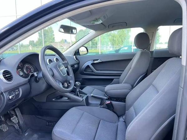 Black Audi A3 2010 in Rezekne, with an engine capacity of 1.60 L and mileage of 275 thousand km for 4590 €, photo 8 on AUTOMOTO.COM.LV