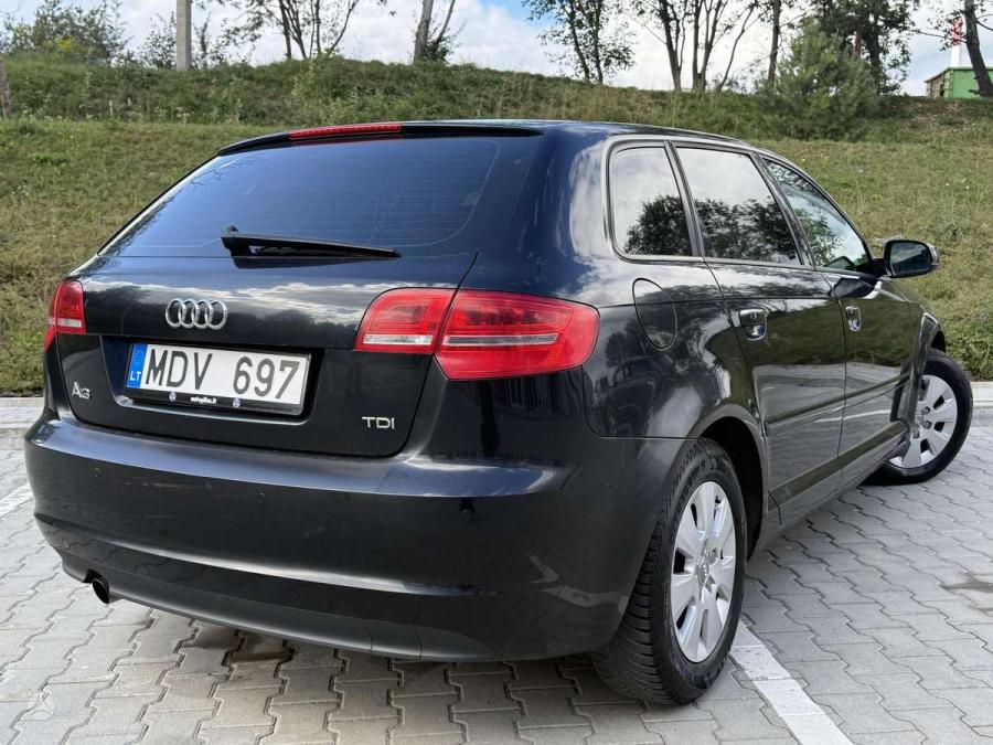 Black Audi A3 2010 in Vilnius, with an engine capacity of 1.60 L and mileage of 321 thousand km for 3500 €, photo 5 on AUTOMOTO.COM.LV