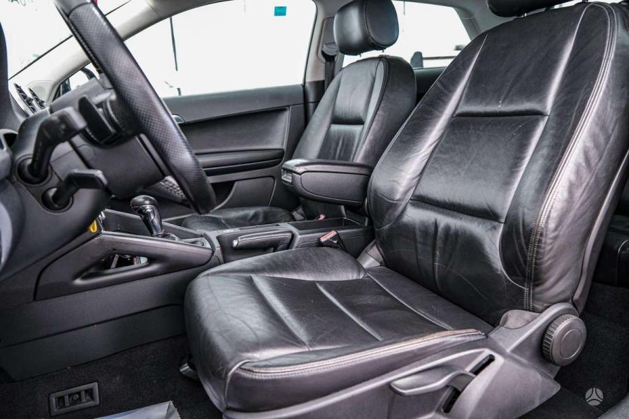 Black Audi A3 2010 in Kaunas, with an engine capacity of 1.60 L and mileage of 205 thousand km for 4790 €, photo 7 on AUTOMOTO.COM.LV