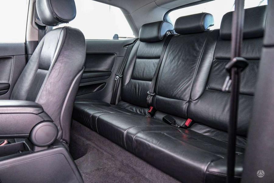 Black Audi A3 2010 in Kaunas, with an engine capacity of 1.60 L and mileage of 205 thousand km for 4790 €, photo 8 on AUTOMOTO.COM.LV