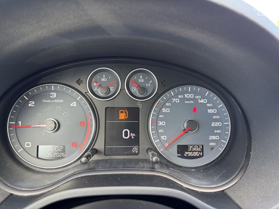 Black Audi A3 2011 in Vilnius, with an engine capacity of 2.00 L and mileage of 296 thousand km for 4200 €, photo 18 on AUTOMOTO.COM.LV