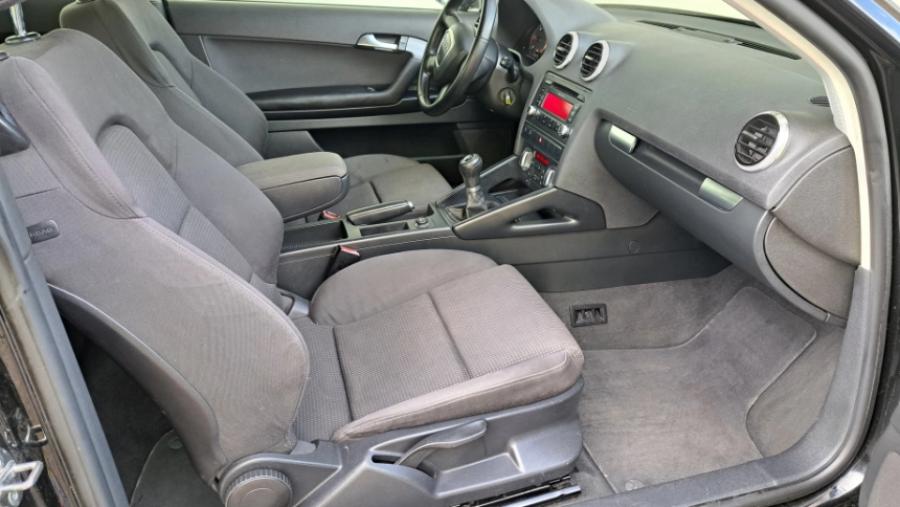 Melns Audi A3 2011 Rīga, ar dzinēja tilpumu 1.60 L un nobraukumu 256 tūkst. km par 4950 €, foto 4 vietnē AUTOMOTO.COM.LV