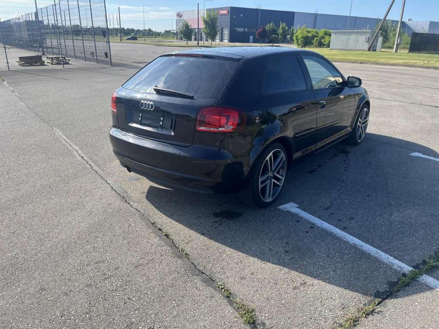 Black Audi A3 2011 in Panevezys, with an engine capacity of 1.20 L and mileage of 310 thousand km for 4900 €, photo 4 on AUTOMOTO.COM.LV
