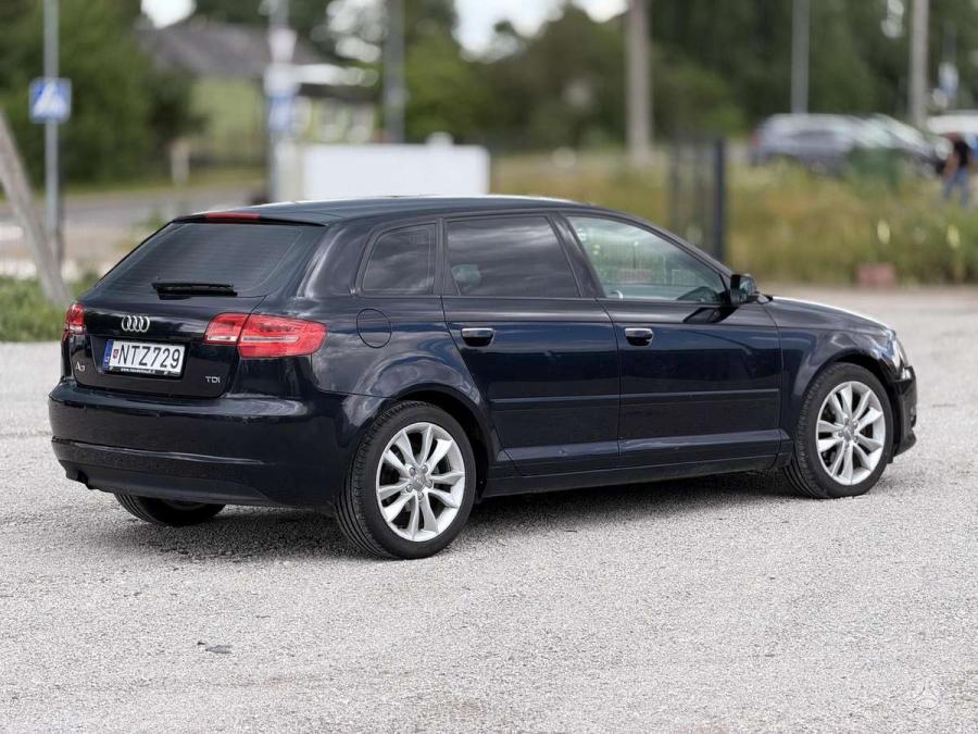 Melns Audi A3 2011 Viļņa, ar dzinēja tilpumu 1.60 L un nobraukumu 304 tūkst. km par 3300 €, foto 3 vietnē AUTOMOTO.COM.LV