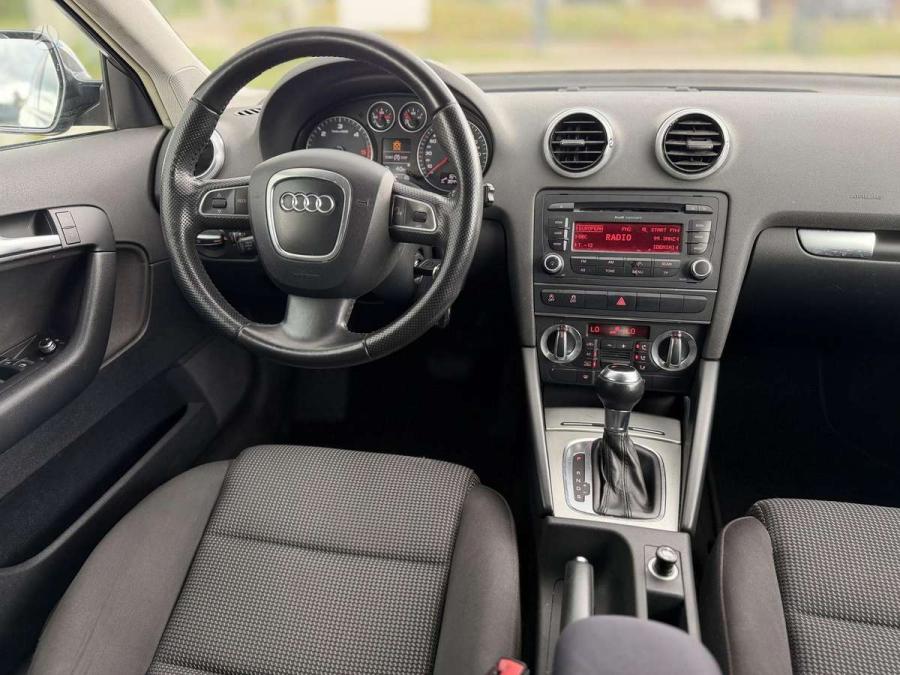 Melns Audi A3 2011 Viļņa, ar dzinēja tilpumu 1.60 L un nobraukumu 304 tūkst. km par 3300 €, foto 10 vietnē AUTOMOTO.COM.LV