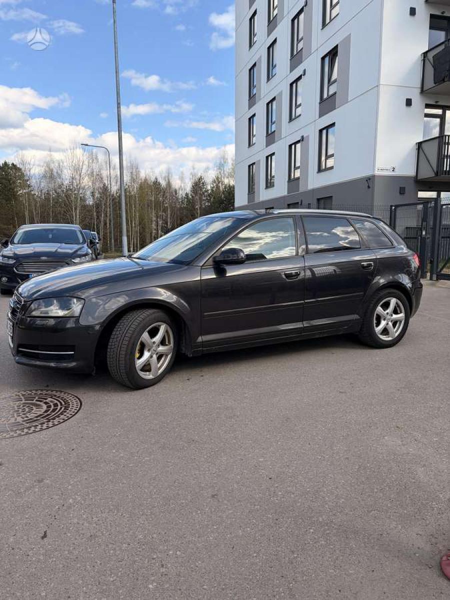 Black Audi A3 2011 in Vilnius, with an engine capacity of 1.60 L and mileage of 240 thousand km for 4000 €, photo 7 on AUTOMOTO.COM.LV