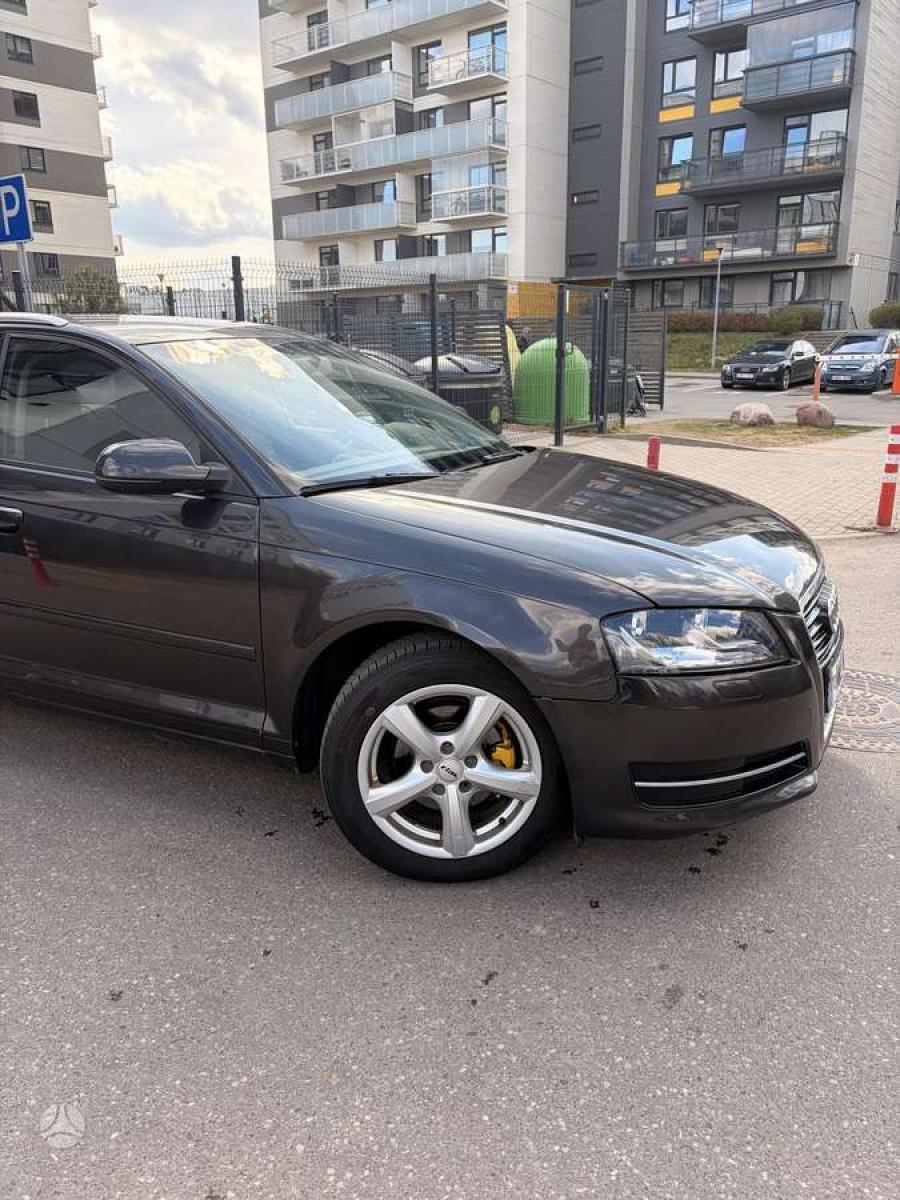 Black Audi A3 2011 in Vilnius, with an engine capacity of 1.60 L and mileage of 240 thousand km for 4000 €, photo 8 on AUTOMOTO.COM.LV
