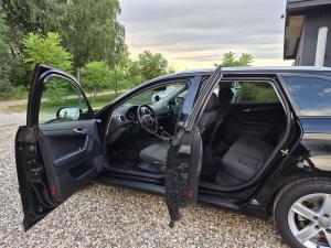 Black Audi A3 2011 in Vilnius, with an engine capacity of 1.60 L and mileage of 296 thousand km for 3950 €, photo 12 on AUTOMOTO.COM.LV