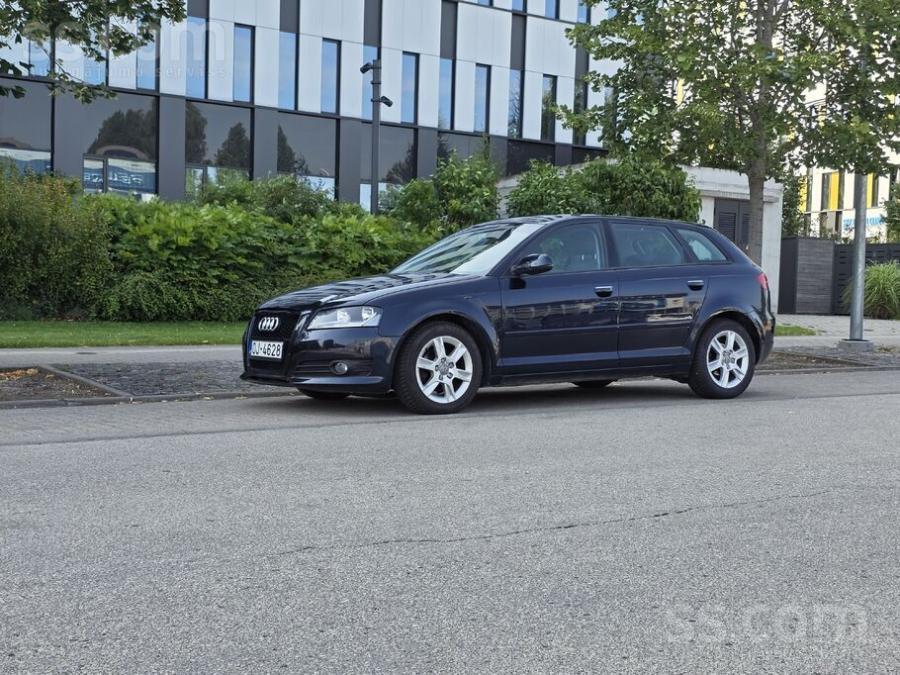 Black Audi A3 2012 in Riga, with an engine capacity of 1.60 L and mileage of 185 thousand km for 6000 €, photo 5 on AUTOMOTO.COM.LV